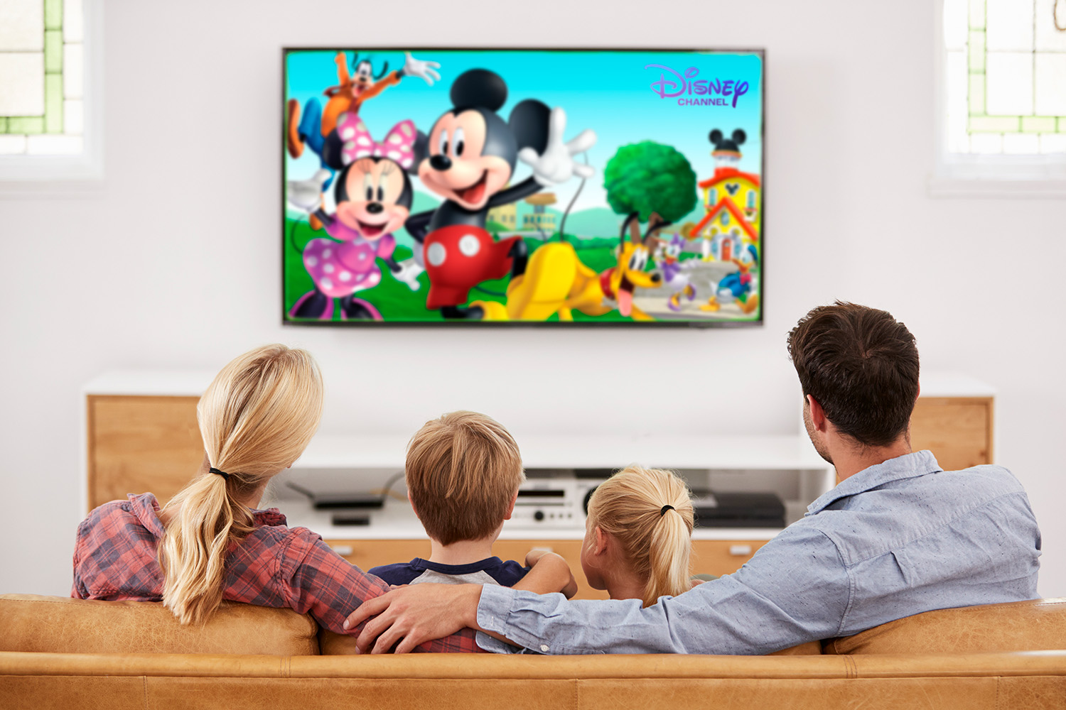 Červenec bude s Disney Channel patřit pohádkové zábavě → PODA